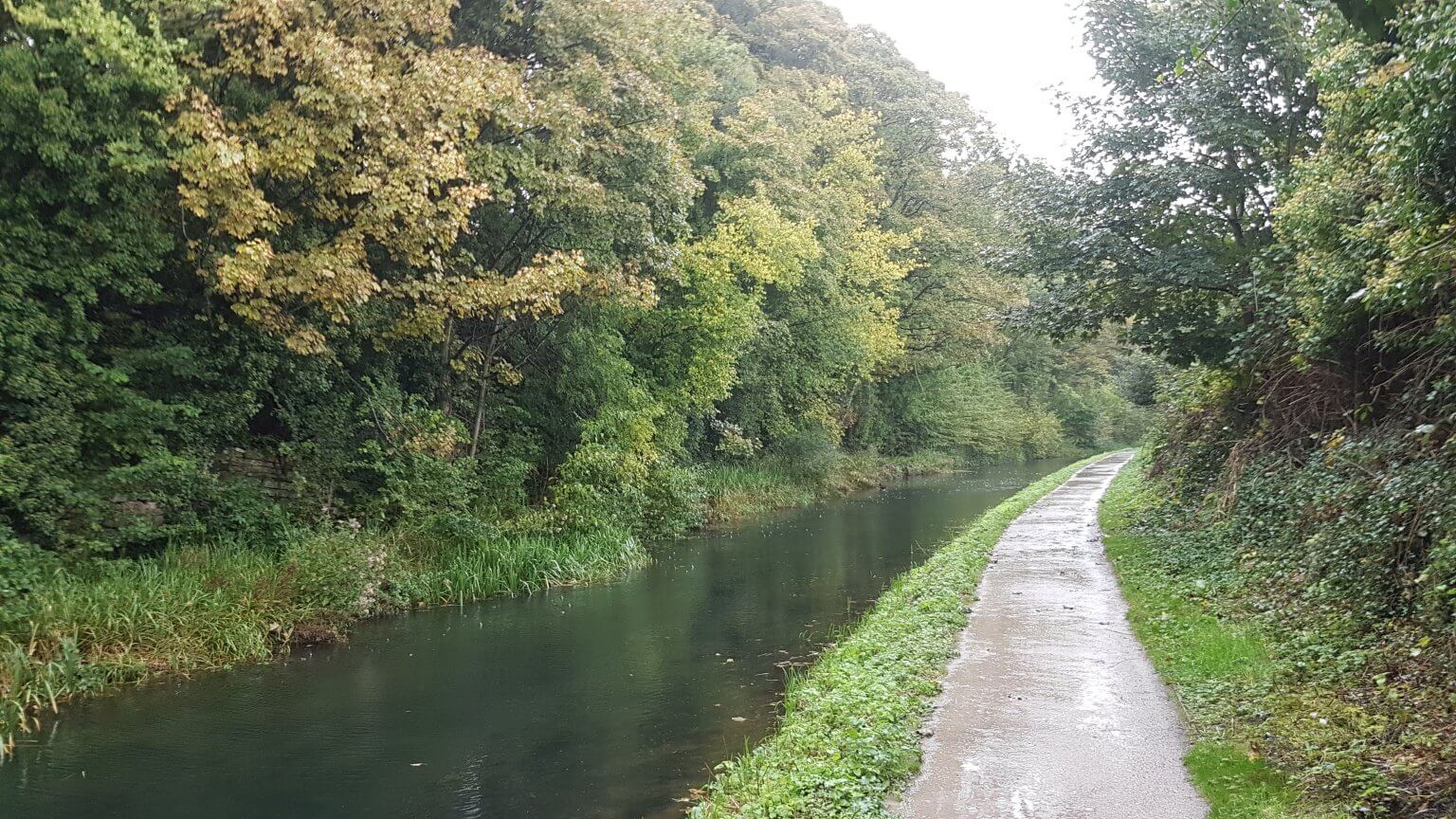 Rodborough Common Walks, The Fort & Pubs in the Village