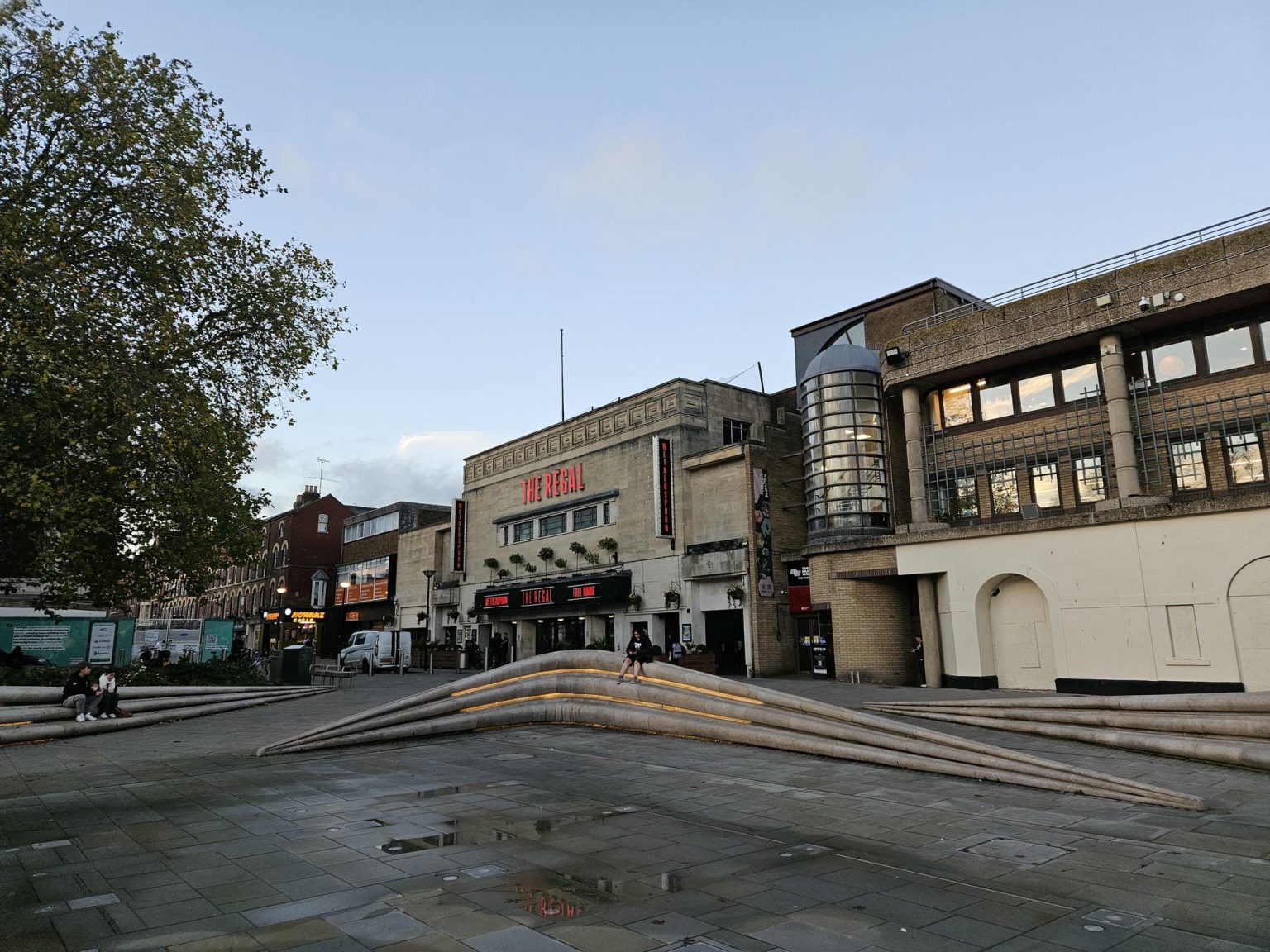 Best Pubs & Bars in Gloucester: City Centre & Docks
