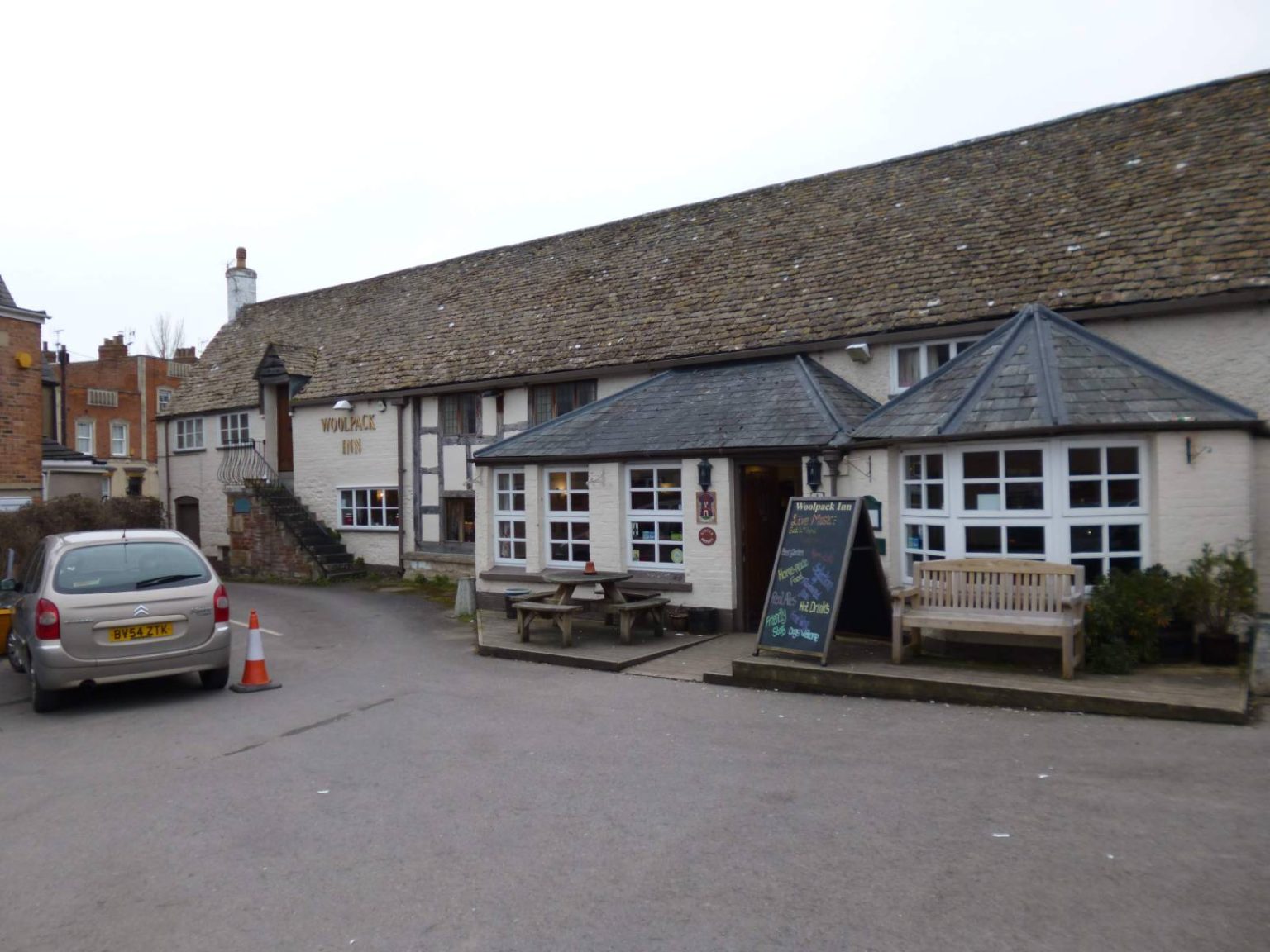 Things to do in Stonehouse – Walks, Pubs, Hotels & Shops